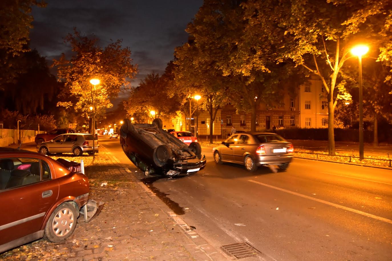 Jutarnji list - FOTO: DRAMATIČAN SUDAR U SREDIŠTU ZAGREBA Nakon prolaska kroz crveno i silovitog ...