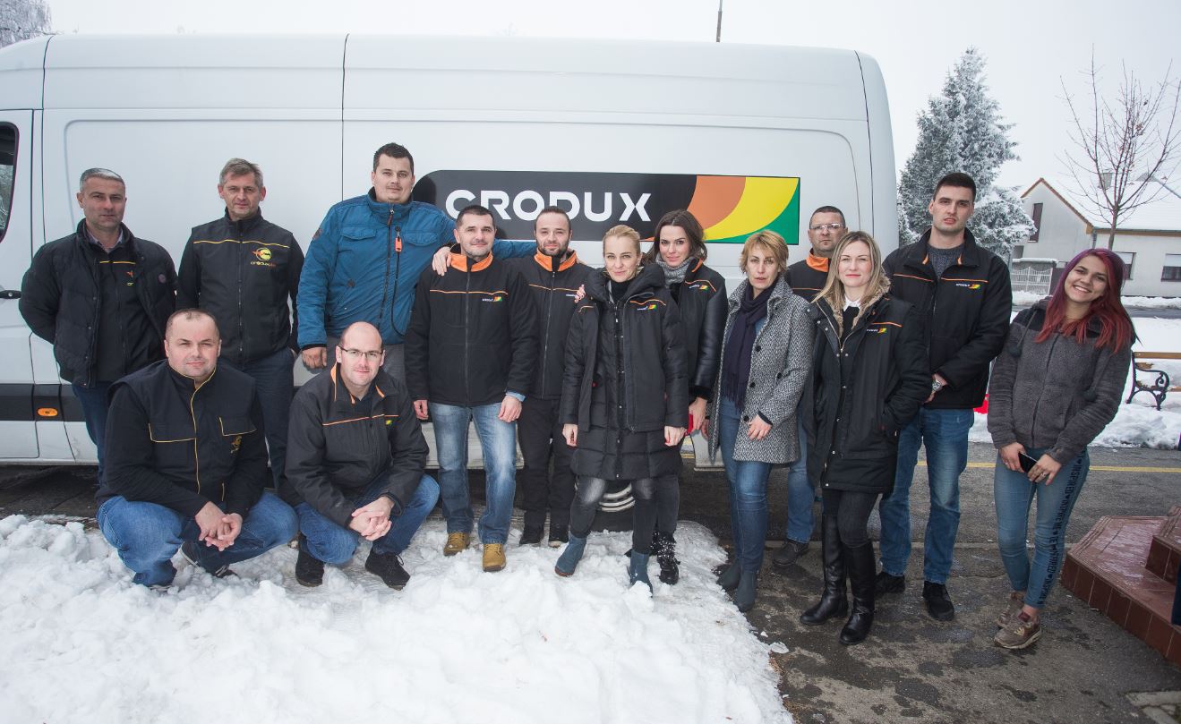 Jutarnji list - DJELATNICI CRODUXA ZA GRAĐANE VUKOVARA U POTREBI