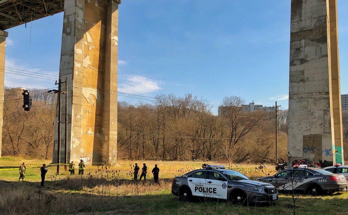 Jutarnji list - FOTO: PRIZOR NA MOSTU KAO IZ FILMA, NITKO NE ZNA ŠTO SE DOGODILO Policija je ...