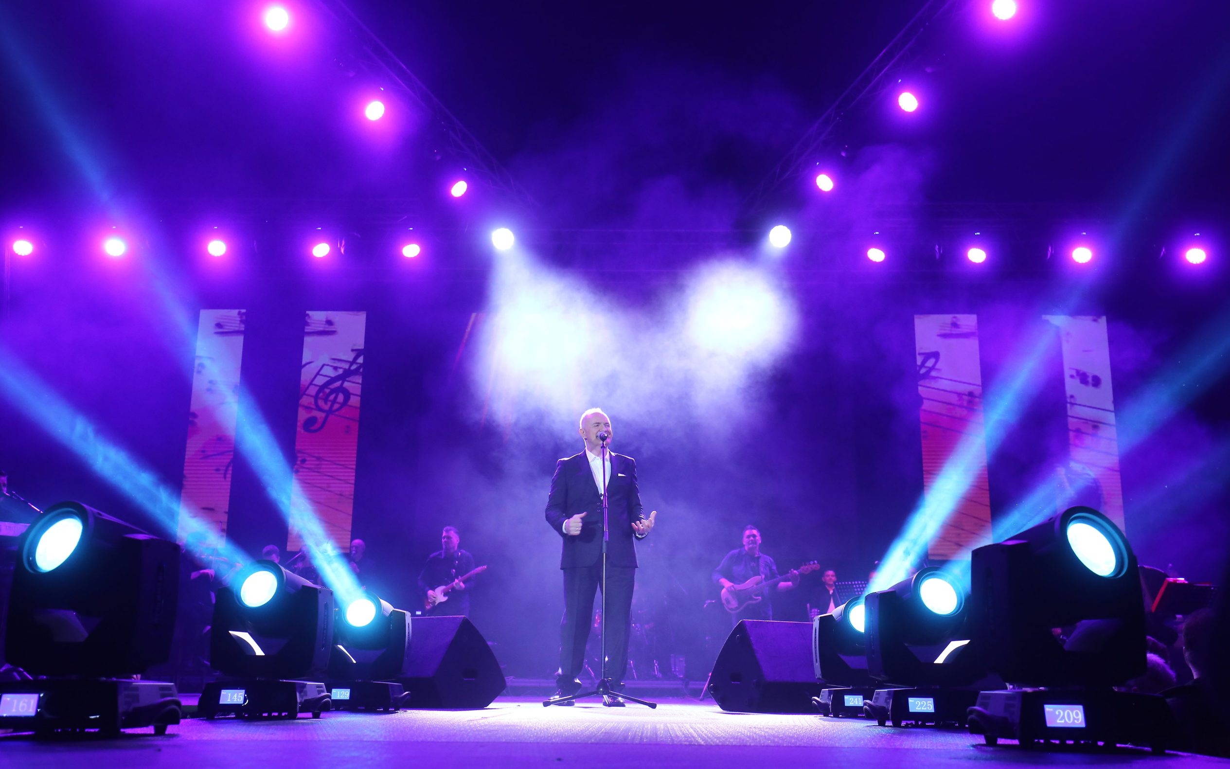 Jutarnji list - FOTO, VIDEO: MATE BULIĆ DIGAO SPLITSKU ARENU NA NOGE Publika se posebno ...