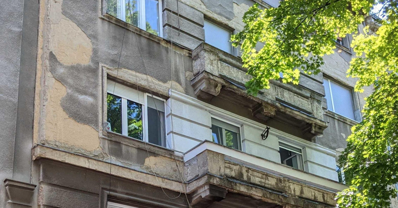 Jutarnji list - Na oštećenoj zgradi u centru Zagreba strši potpuno nova fasada, ali samo na ...