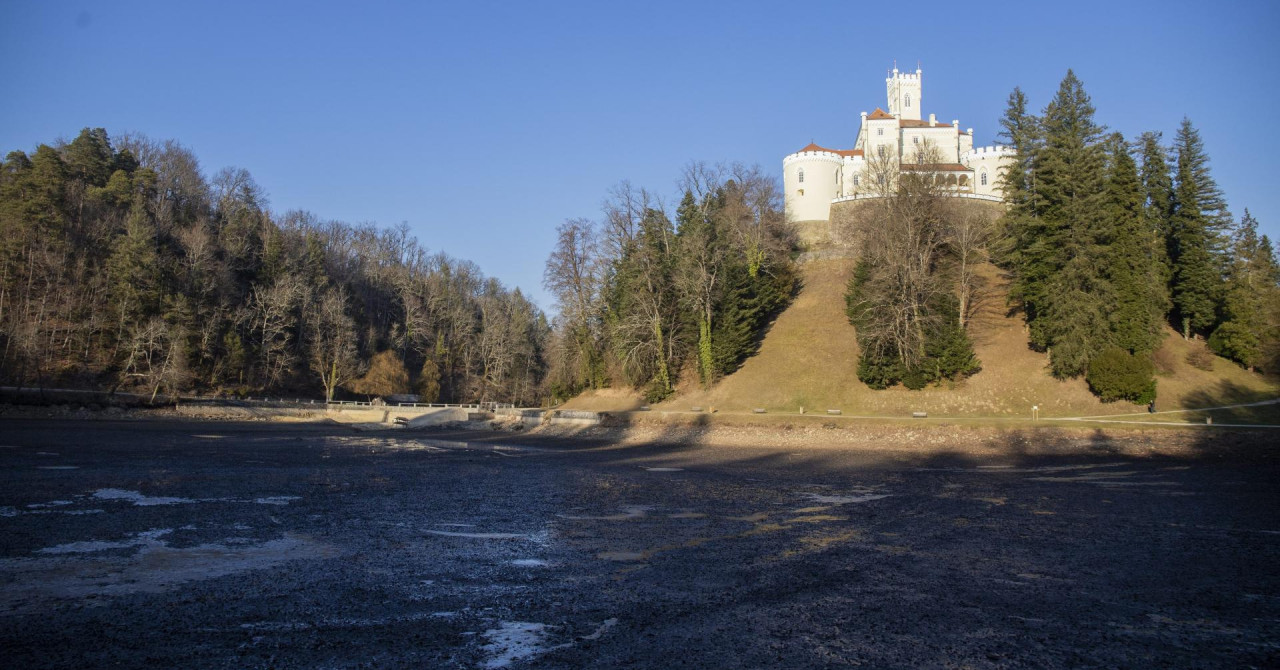 Jutarnji list - Apokaliptični prizori oko jednog od najljepših dvoraca ...