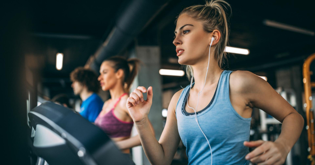 Živim - Trebate li prvo izvoditi kardio ili vježbe snage? Zapravo, odgovor ovisi o vašim ciljevima