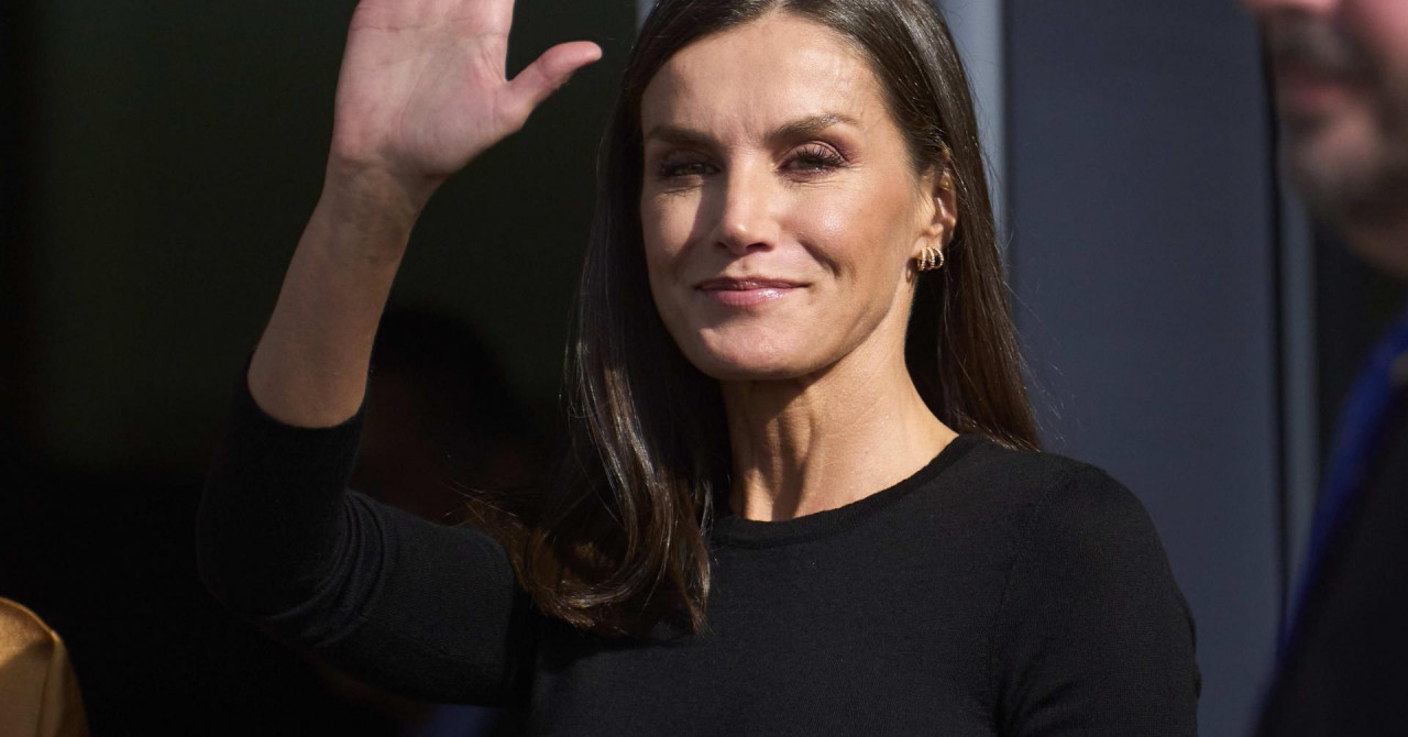 Gloria - Kraljica Letizia odjenula H&M-ovu suknju s rupom, fanovi iznenađeni: ‘Ovo izgleda loše‘