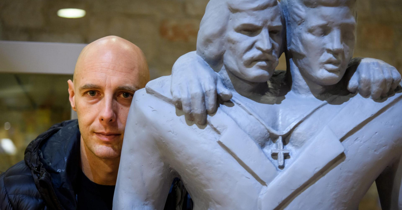 Jutarnji list - Zagrljaj glazbenih legendi: Neobična skulptura domaćeg ...