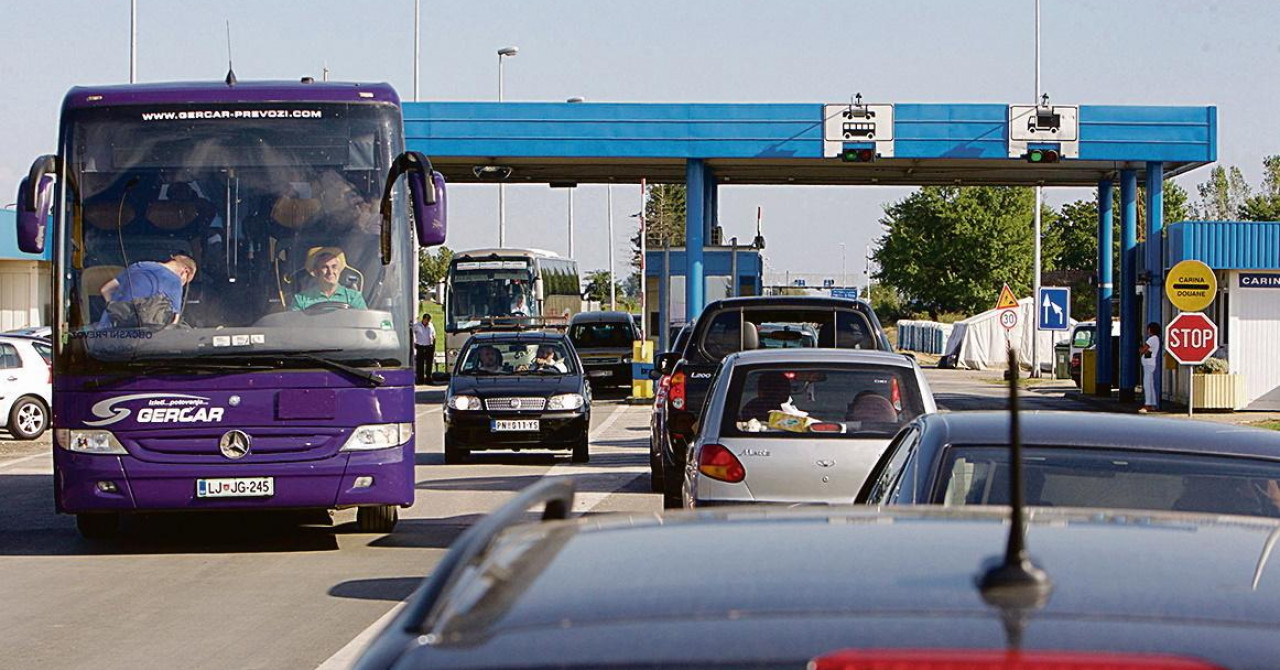 Jutarnji list - Velike gužve na granici: Na prijelazu Bajakovo/Batrovci teretna vozila na ulaz ...