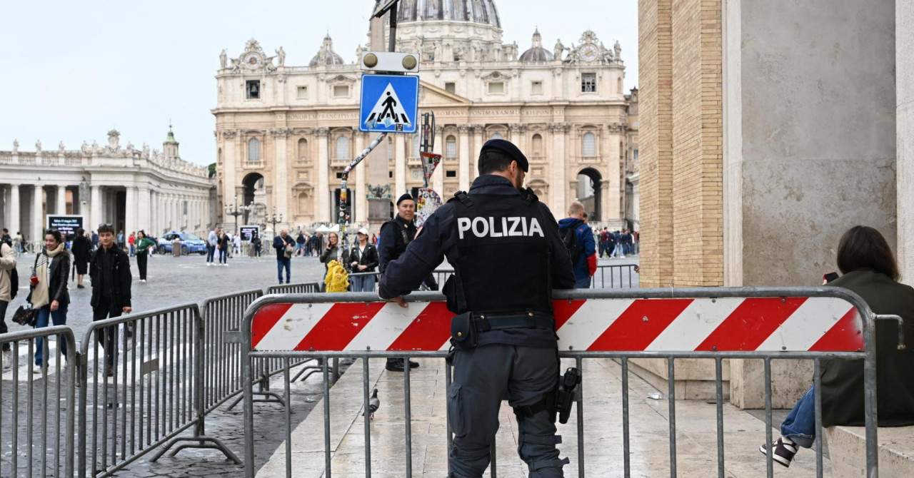 Jutarnji list - Autom probio osiguranje i uletio kroz vrata Vatikana ...