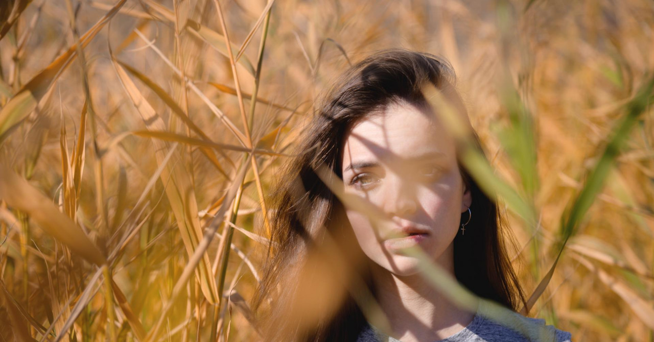 Živim - Biti ranjen u djetinjstvu i onda nositi ožiljke kao odrasla osoba nije nimalo lako. Ima ...