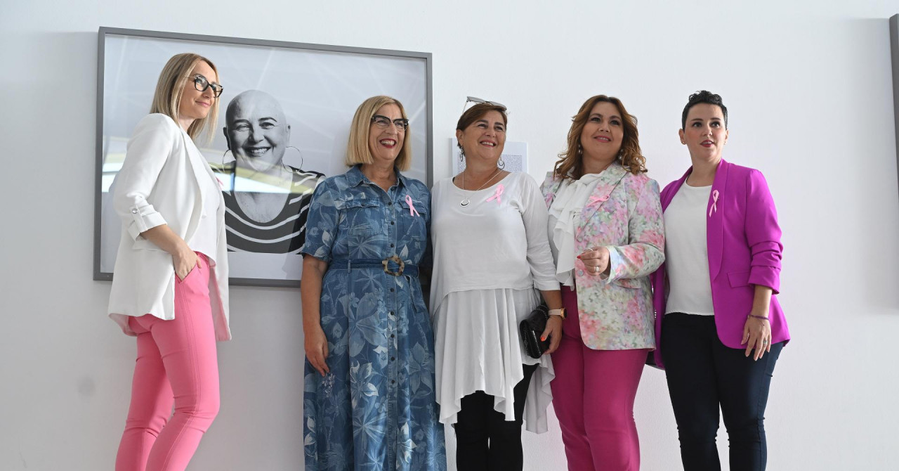 Živim - Izložba 'Ja sam snaga' - portreti deset hrabrih žena oboljelih ...