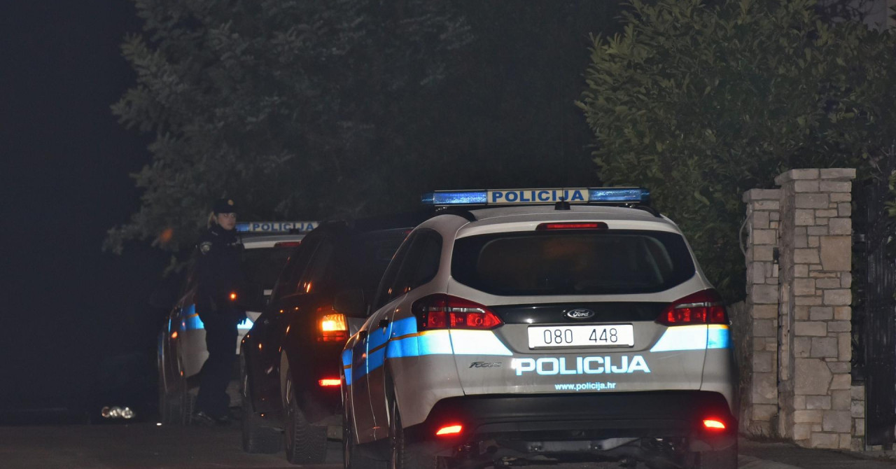 Jutarnji list - U gluho doba noći penjao se na ogradu kod narodnjačkog kluba, nije vidio metalne ...