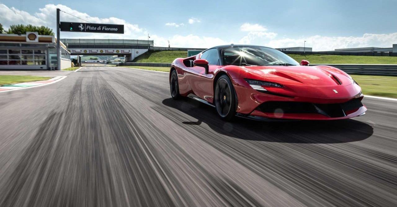 Auto Klub - Ferrari pozvao vlasnike 614 primjeraka hipersportaša SF90 ...