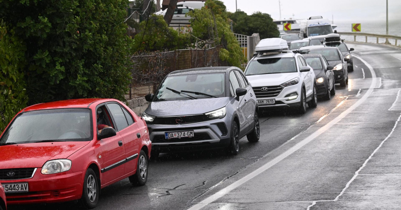 Jutarnji list - HAK: Na Jadranskoj magistrali zbog vjetra zabrana prometa za I. skupinu vozila