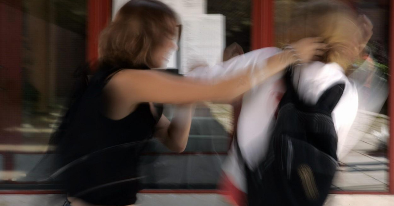 Jutarnji list - Širi se snimka navodne tučnjave iz Zadra - četiri tinejdžerice se mlatile, a ...