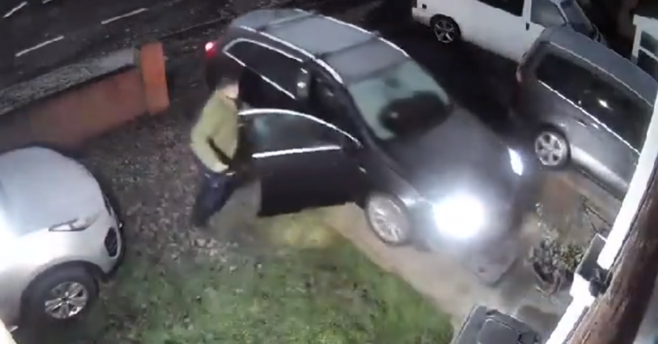 Auto Klub - Uznemirujući video: Ugledao kradljivca u svom autu ispred ...