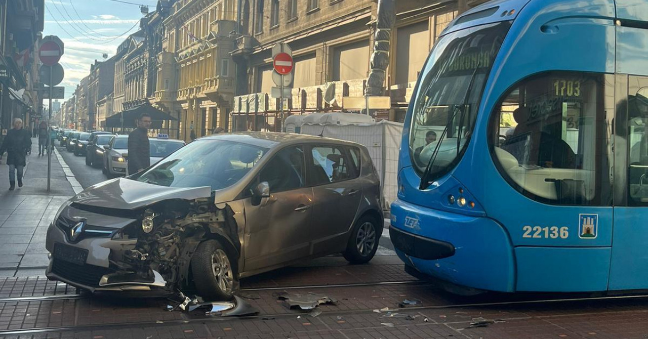 Jutarnji list - Sudar tramvaja i automobila u strogom centru Zagreba; stvorila se velika gužva ...