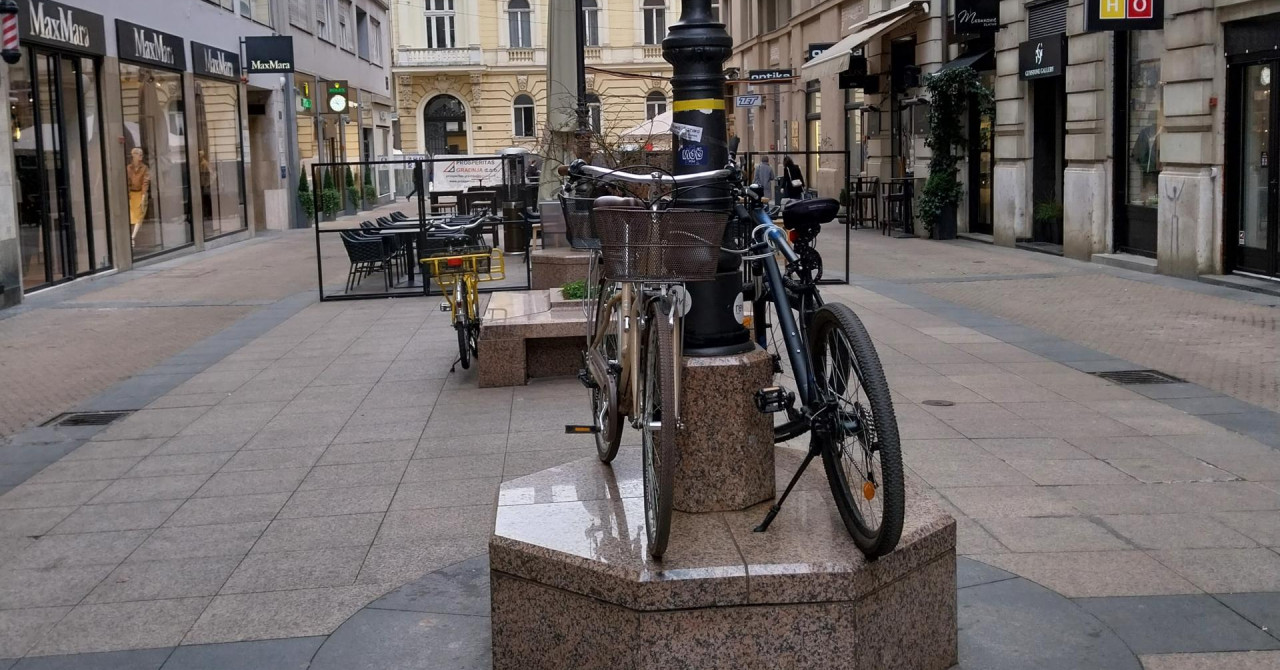 Jutarnji list - Pogledajte gdje parkiraju bicikle u strogom stredištu Zagreba: Tko se ovog dosjetio