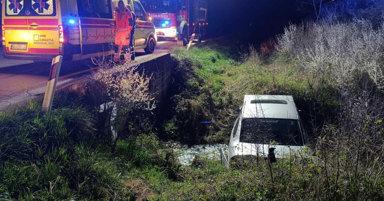 Jutarnji list - Strašna nesreća u gluho doba noći: Automobilom sletio u jarak, teško ozlijeđenog ...