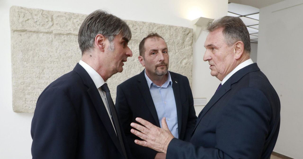 Jutarnji list - IDS predao listu za izbore i objavio popis ljudi u 8 ...