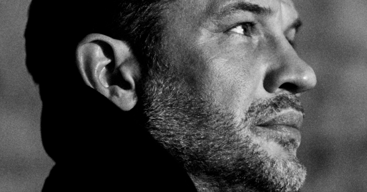 Gloria - Tom Hardy miriše na čempres, vinovu lozu i mahovinu