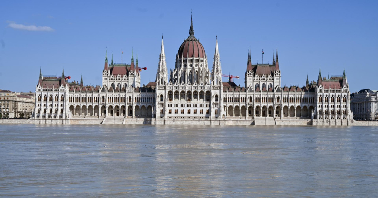 Jutarnji list - 'Stojim uz obalu, golim okom gledam kako rijeka raste ...