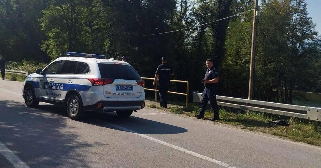 Jutarnji list - Tuga do neba u Novom Pazaru: Pokopani otac i troje djece, na sprovodu se padalo ...