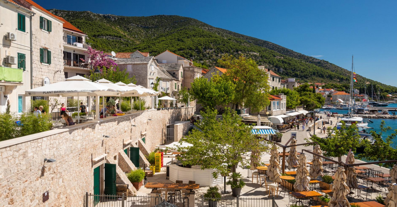 Jutarnji list - Talijani su već odustali, idući će i Nijemci. Crna rupa ...