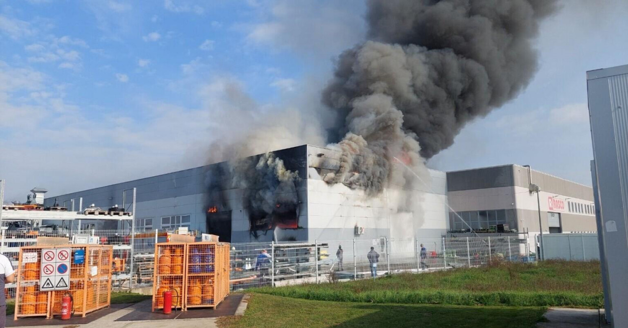 Jutarnji list - Požar u poznatoj hrvatskoj tvornici, vatrogasci se bore ...