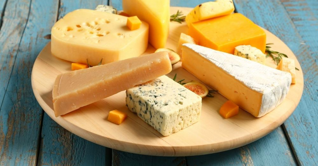 Dom i dizajn - Nemojte nikada zamatati sir u plastičnu foliju kako bi ga sačuvali, nego ga ...