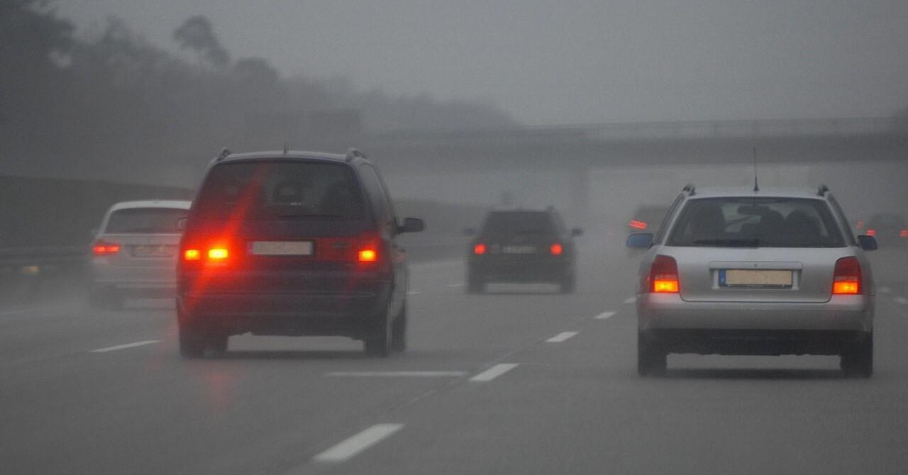 Auto Klub - Znate li kada treba koristiti svjetla za maglu ...