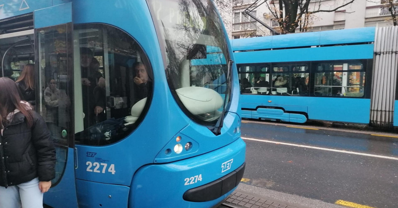 Jutarnji list - Veliki krkljanac u Zagrebu drugi dan zaredom, čak sedam tramvaja stoji u koloni ...