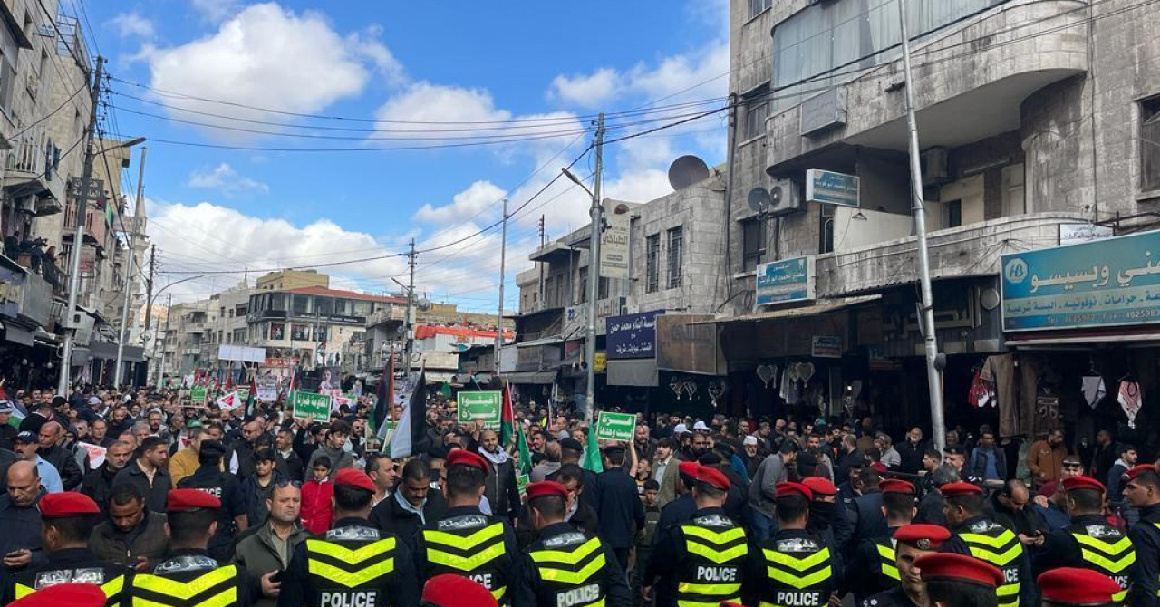 Jutarnji list - Pucnjava u blizini izraelskog veleposlanstva u Jordanu, napadač ubijen