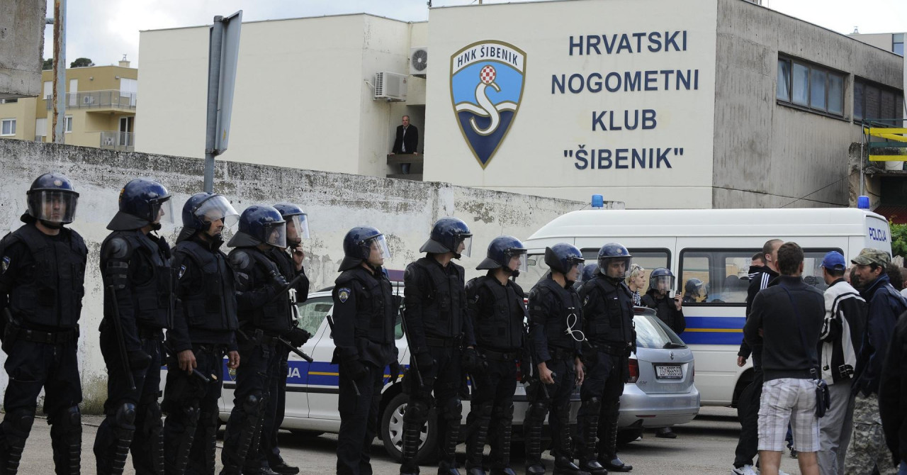 Sportske novosti - VIDEO Šubićevac pod opsadom navijača i policije ...