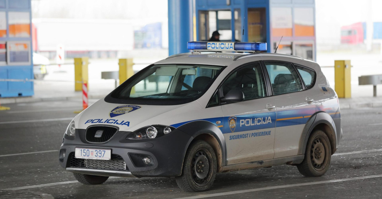 Jutarnji list - Na granični prijelaz stigao auto slovenskih registracija, policijski pas burno ...
