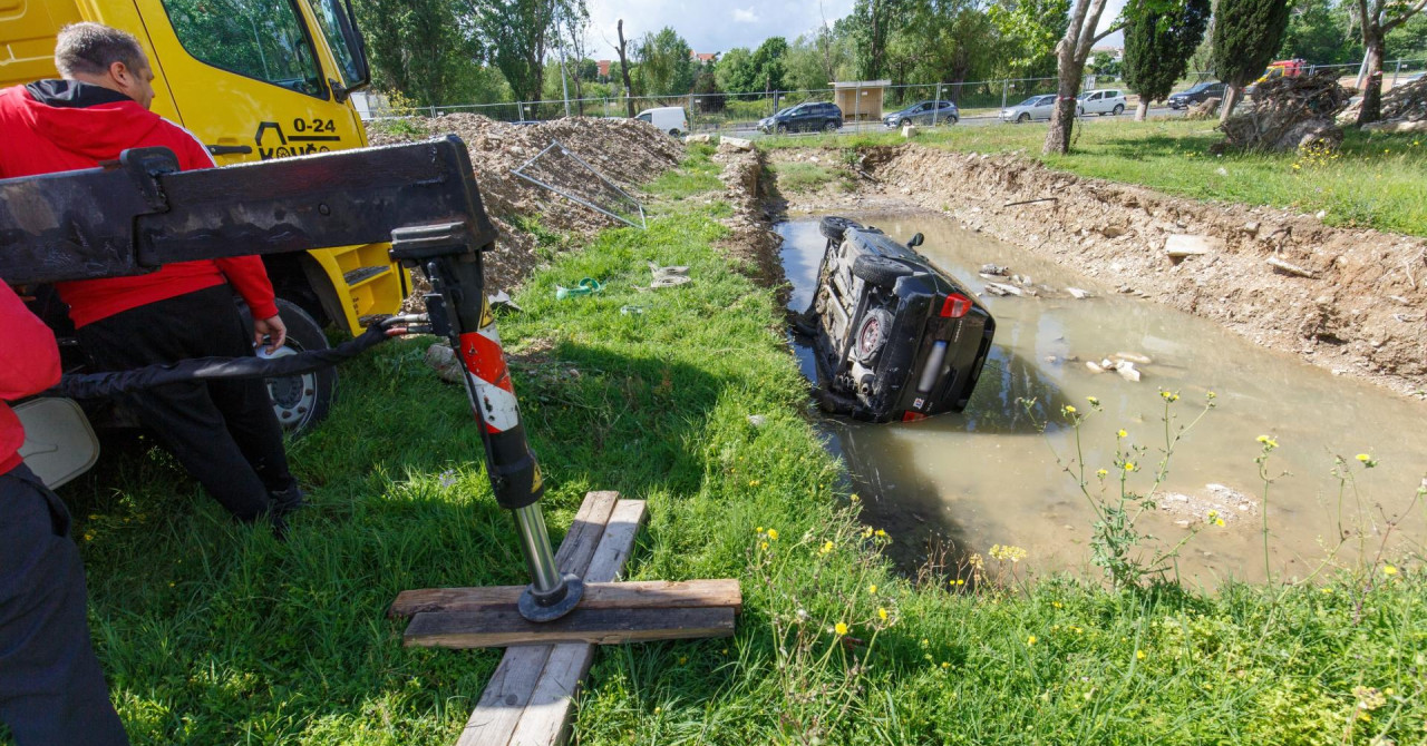Jutarnji list - Mladić (20) bez položene vozačke vozio odjavljeni auto pa se zabio vozilo 18 ...