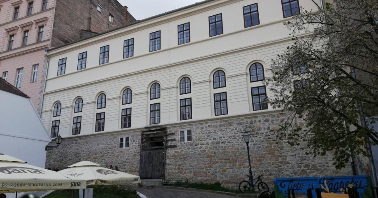 Jutarnji list - Dok u čitavom Zagrebu cijena kvadrata raste astronomski, ovoj kultnoj vili u ...