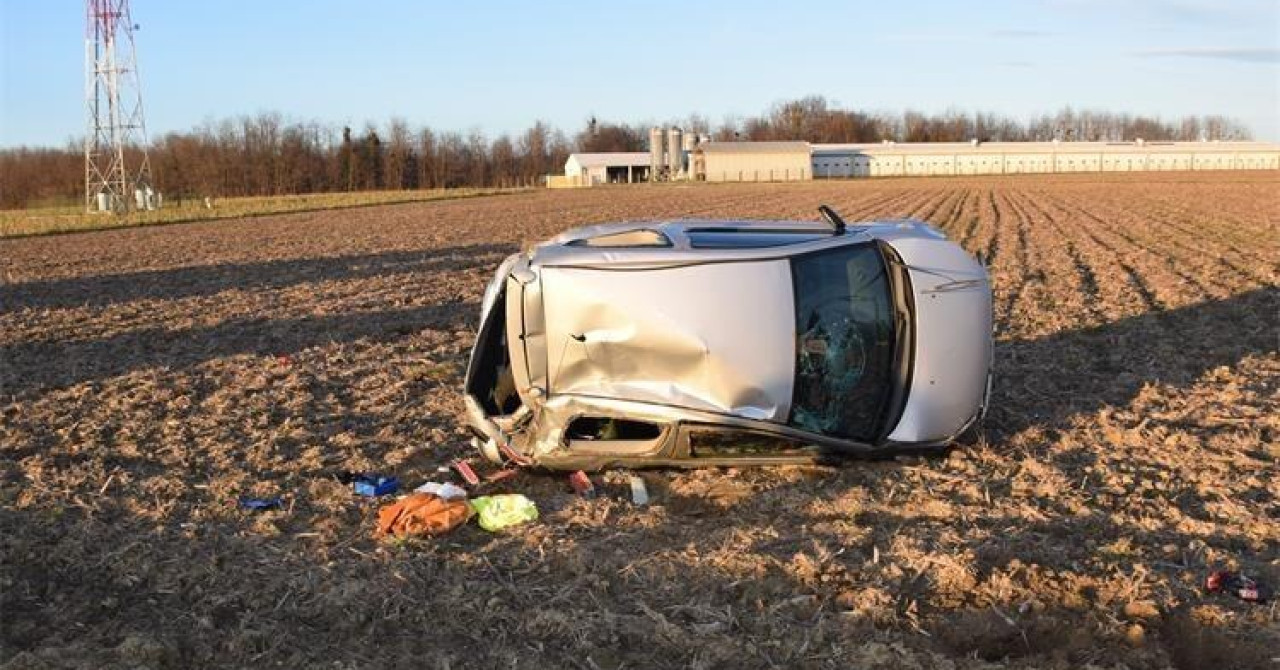 Jutarnji list - Pijani vozač u zavoju sletio s ceste: 'Prevrnuo se i 'parkirao' auto na oranici'