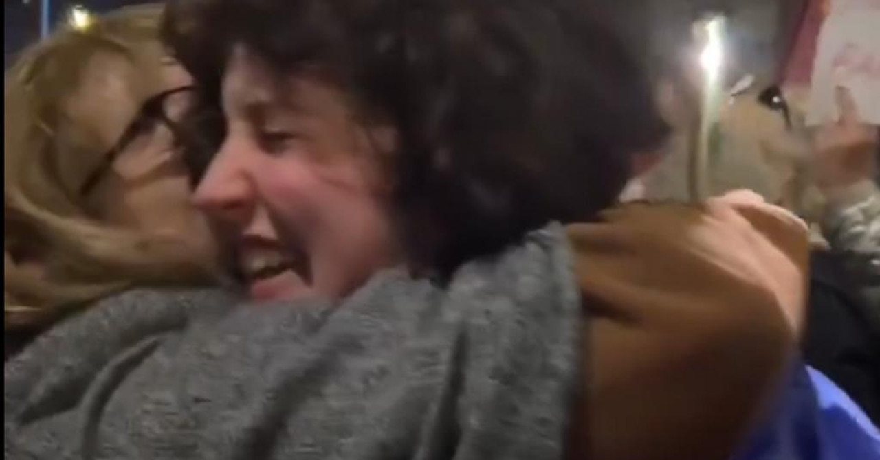 Jutarnji list - 'Tko plače? Svi plaču! Večeras mu je zakucan posljednji čavao!'; Emotivna snimka ...