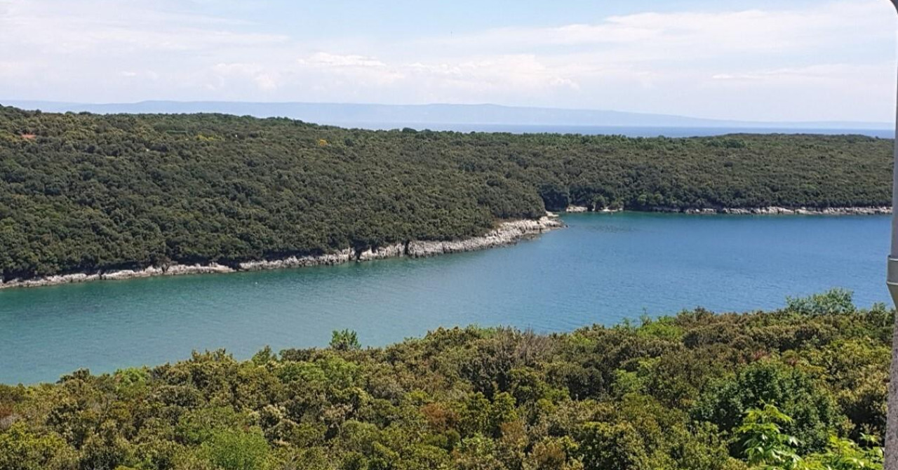 Jutarnji list - Javni poziv za kupnju nekretnina u Dugoj Uvali