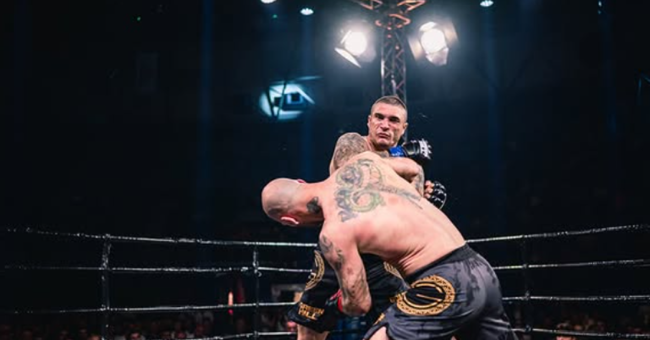 Fight Site - (VIDEO) Bio je to najbrutalniji nokaut te večeri ...