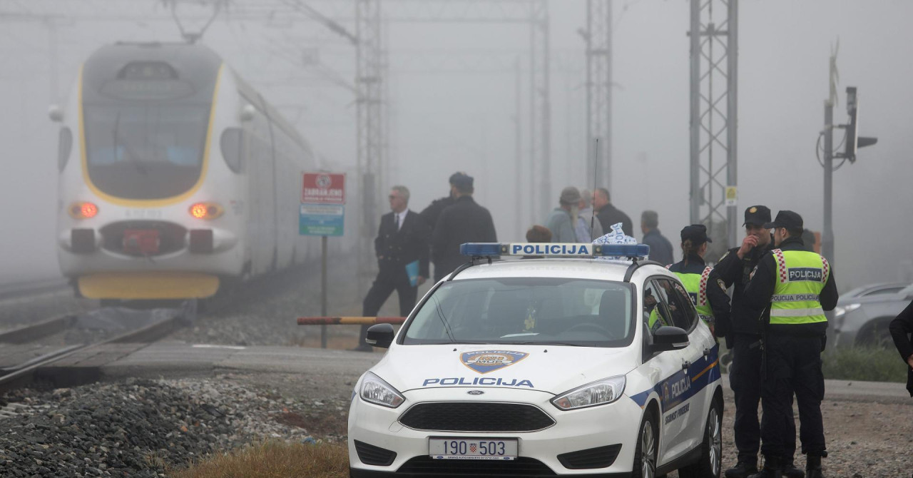Jutarnji list - Putnički vlak u naletu udario čovjeka kod Nove Gradiške. Policija i hitne službe ...