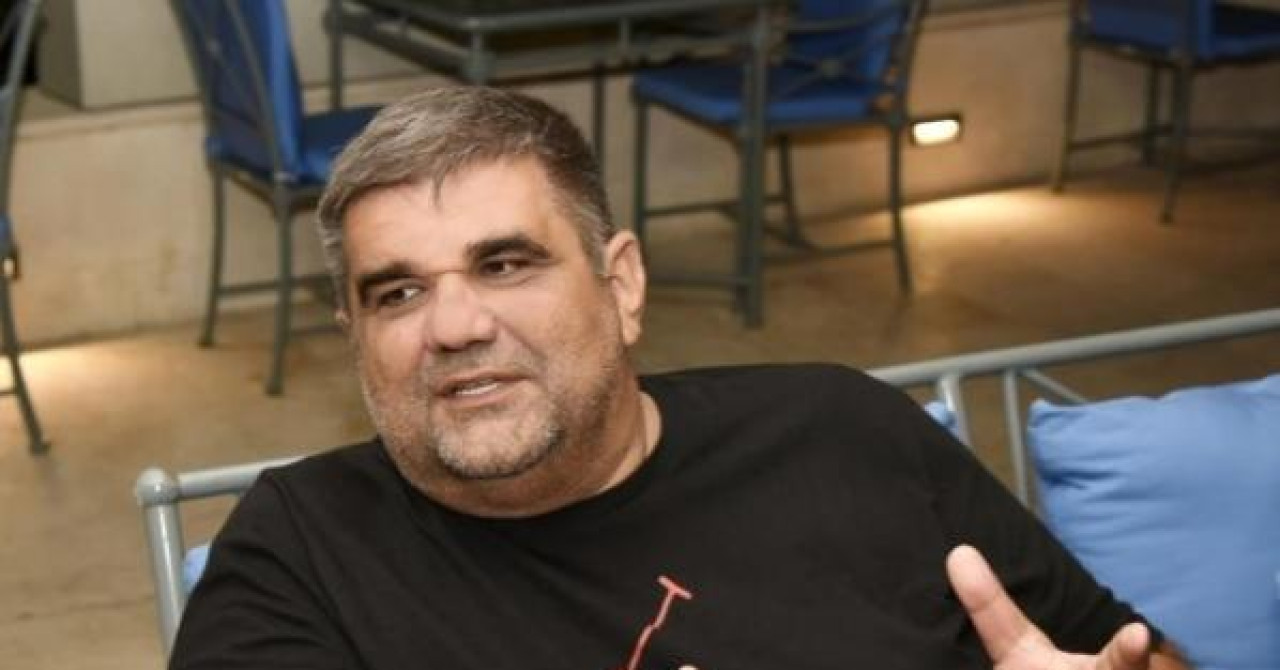 Jutarnji list - Tvrdio je da ga je Vučić pokrao, na kuću mu je bačena bomba, a bio je i u ...