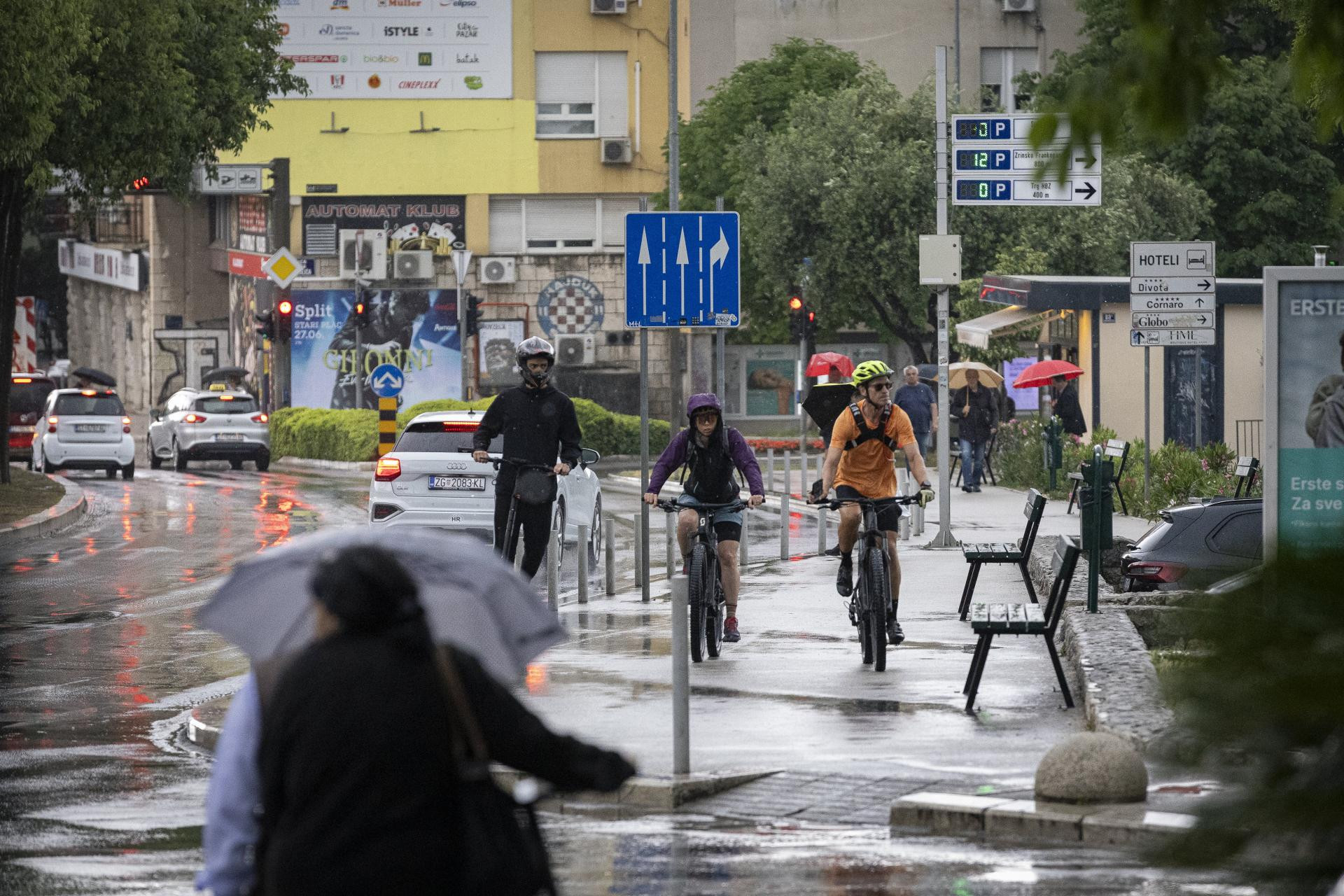 Jutarnji list - VIDEO Jaka oluja pogodila Dalmaciju, bujice na cesti, nevrijeme i u Splitu ...