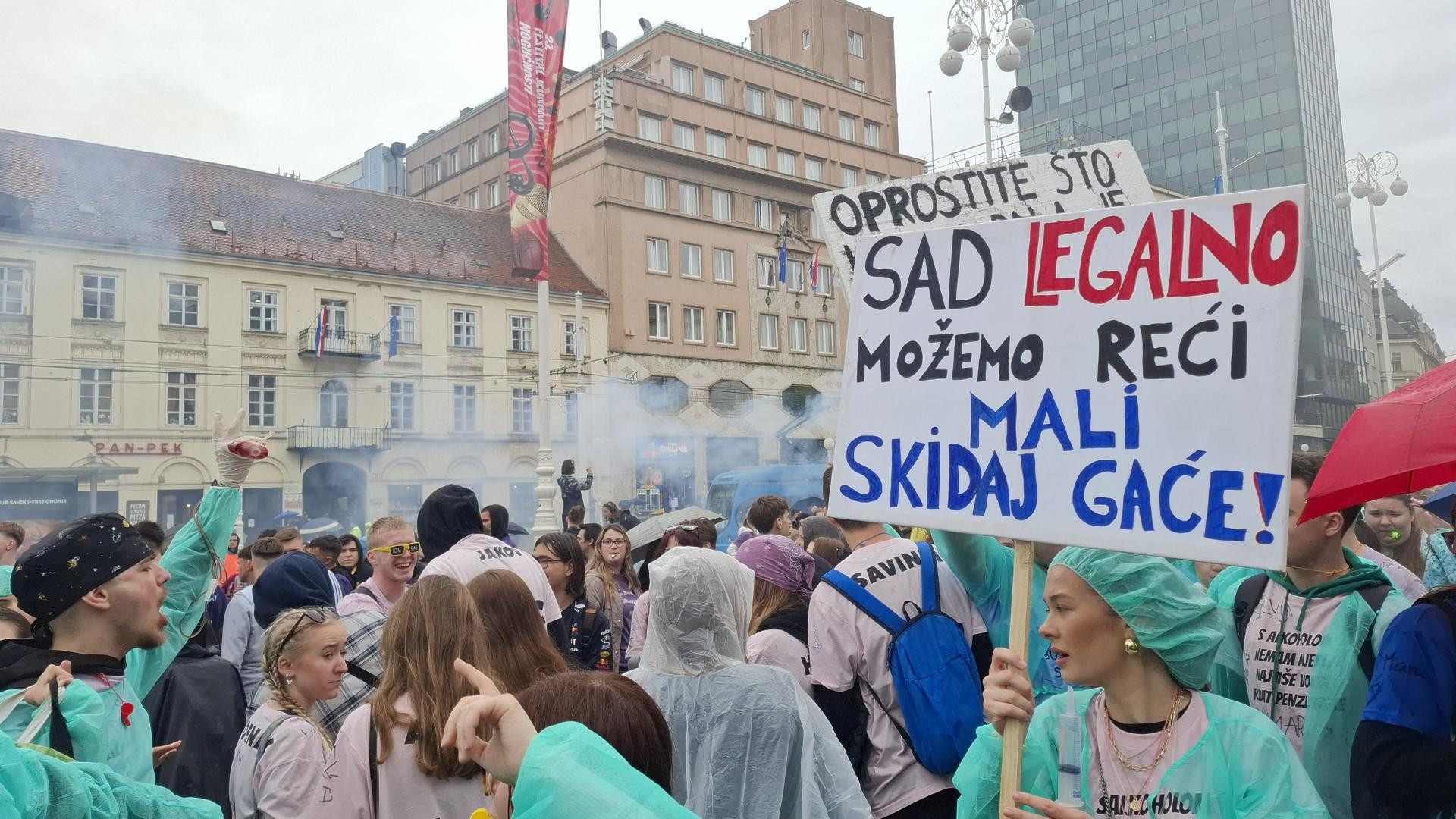 Jutarnji list - Pogledajte lude prizore iz centra Zagreba, golema kolona ide prema Bundeku, nose ...