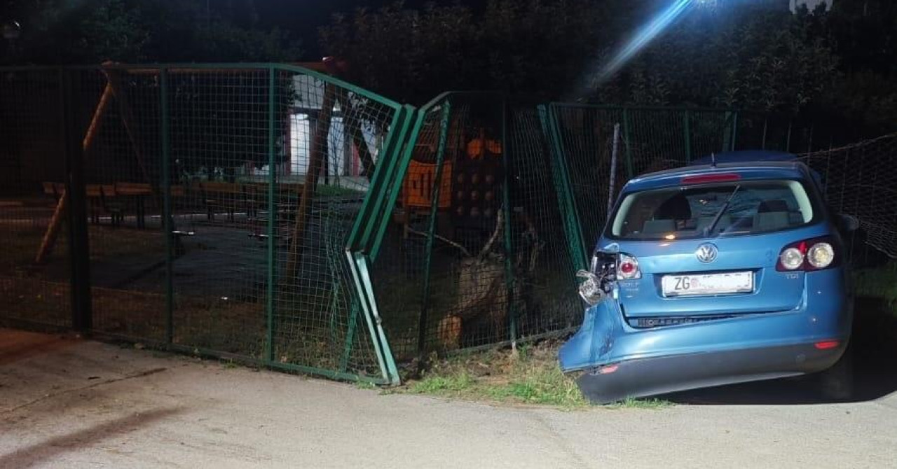 Jutarnji list - Golf pun mladića sletio s ceste i zabio se u vatrogasnu postaju!