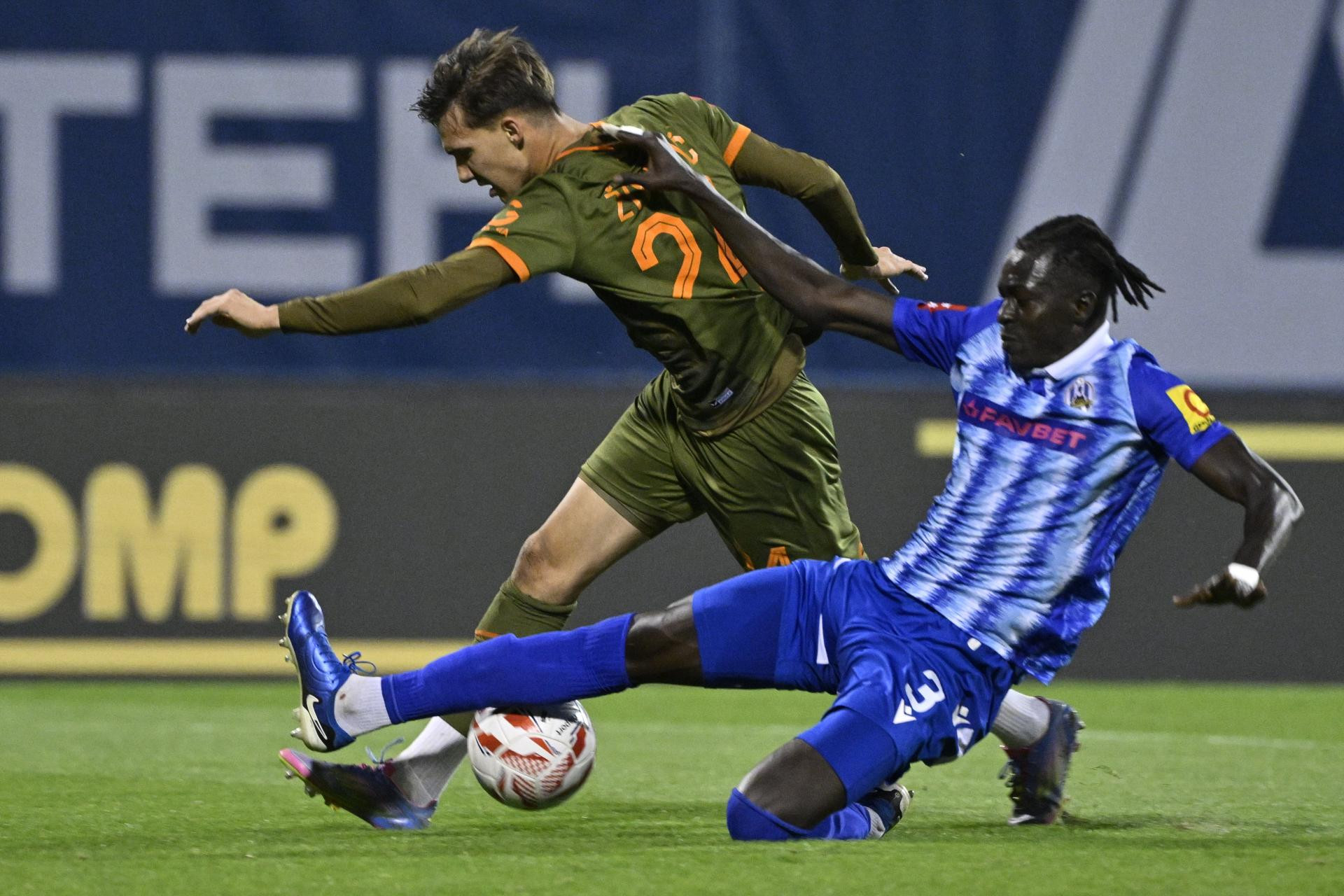 Sportske novosti - 'Senegalski zid' ima 19 godina i velika je snaga Lokosa: Jelavić već u prvim ...