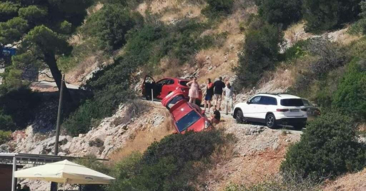 Jutarnji list - Prizor koji ledi krv u žilama: Iznad pune terase kafića auto sletio s ceste ...