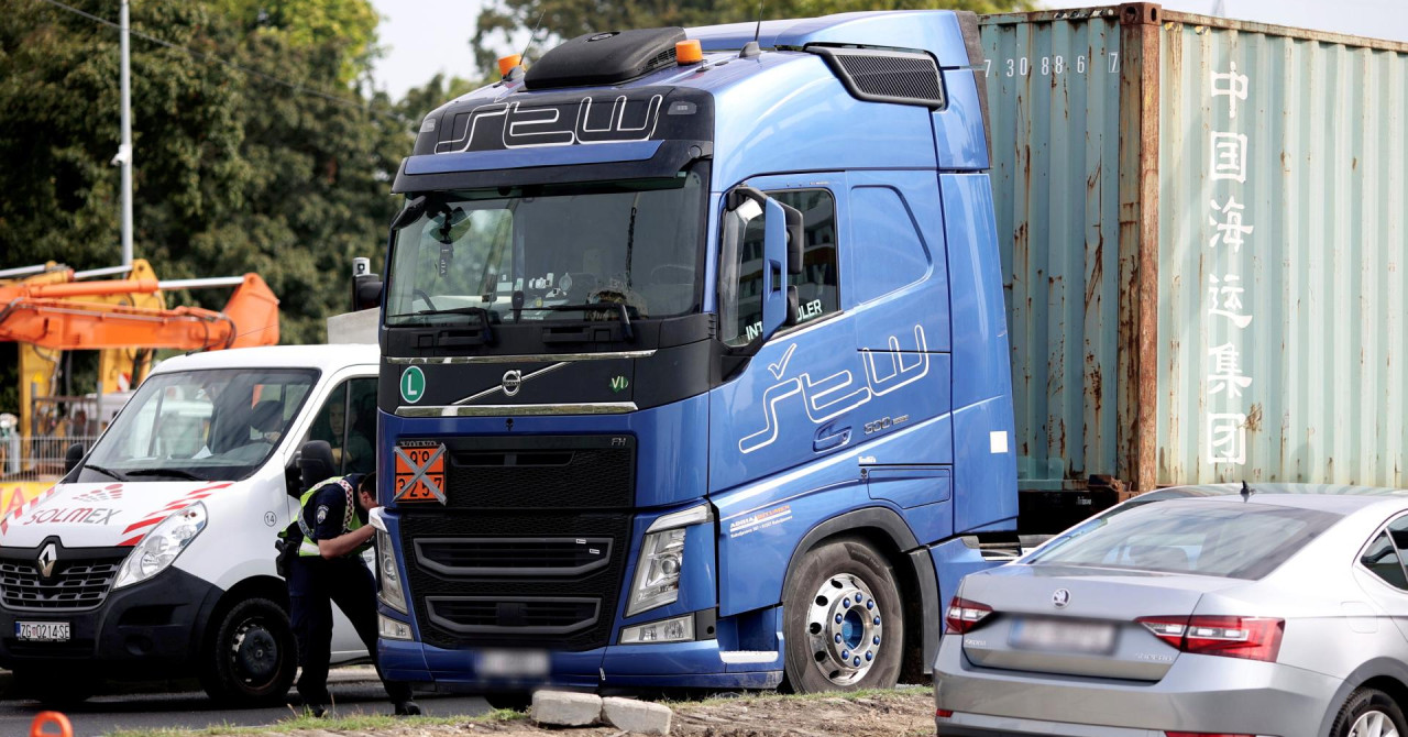 Jutarnji list - Teška prometna nesreća u Zagrebu: Kamion naletio na pješakinju, poginula je na ...