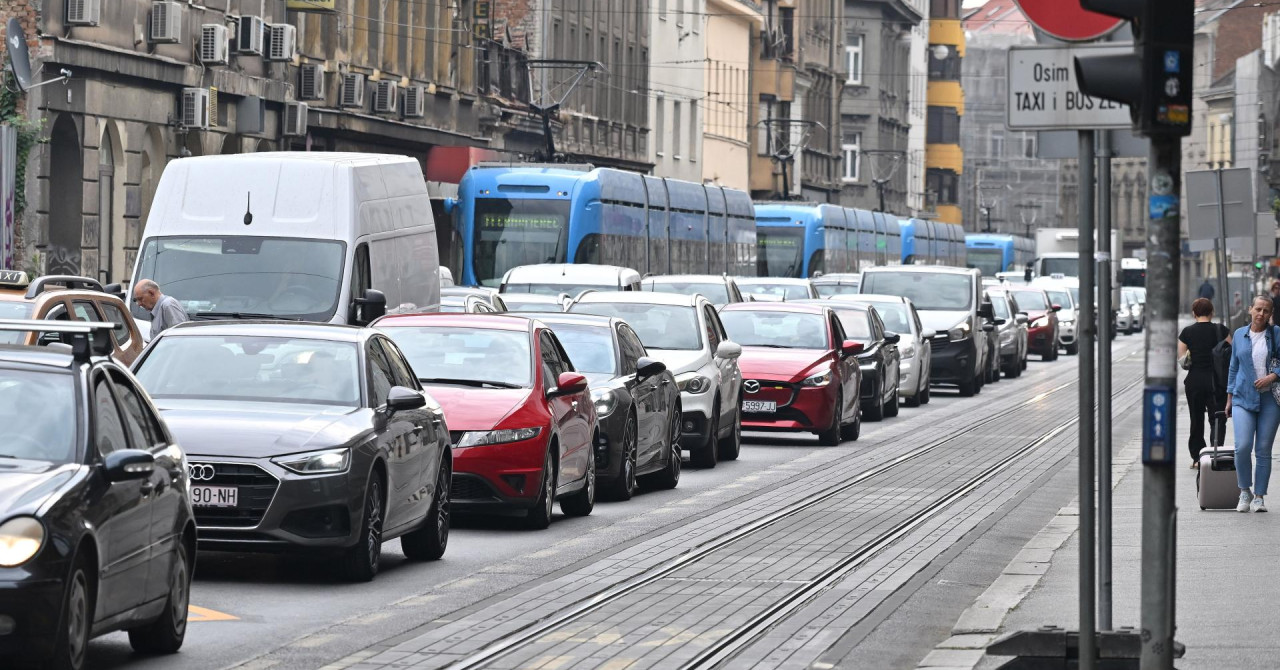 Auto Klub - Besplatan javni prijevoz za sve: U ponedjeljak autom nećete ...