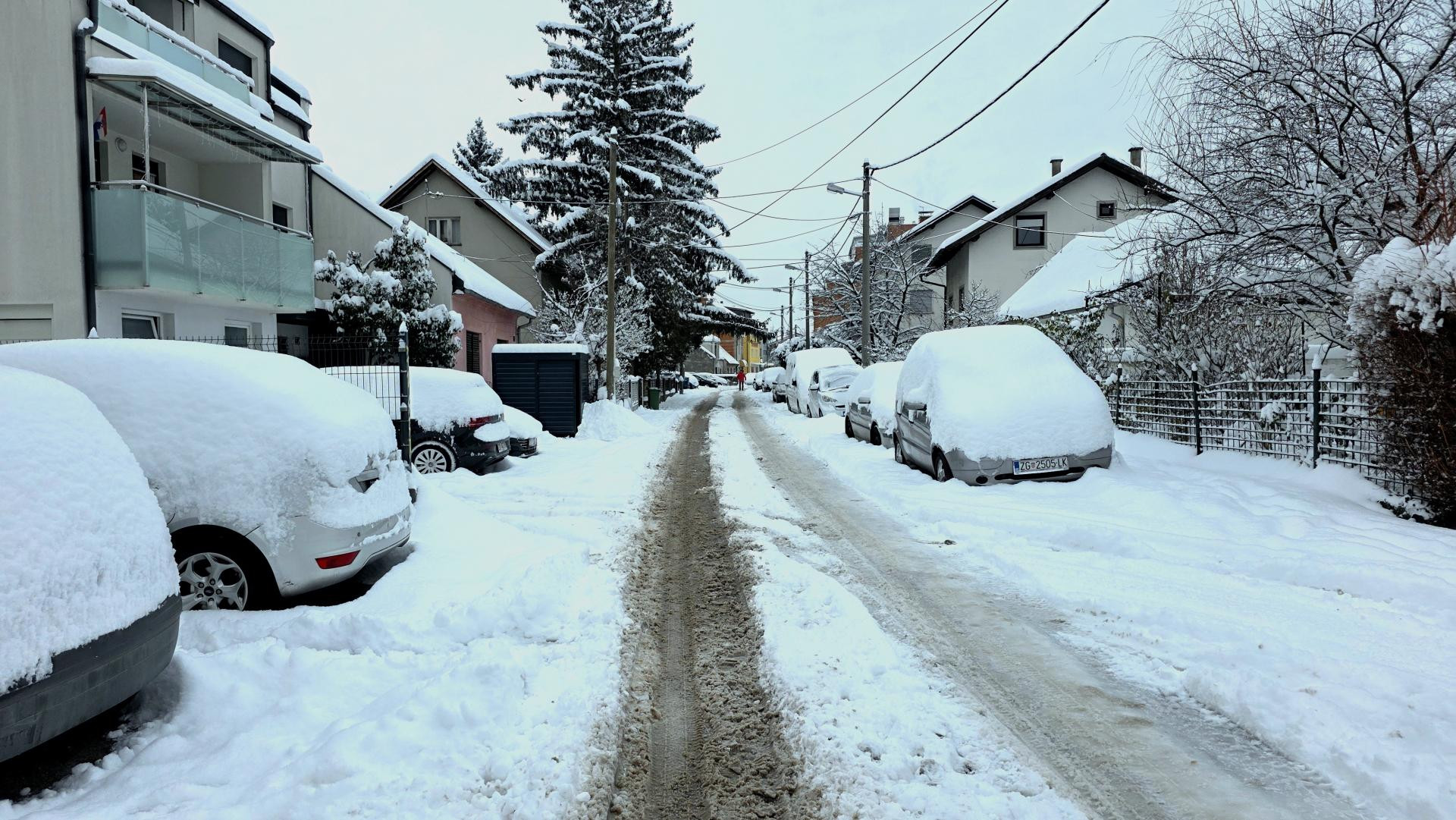 Jutarnji list - Zagreb sav u snijegu, pogledajte prizore! Korlaet ...