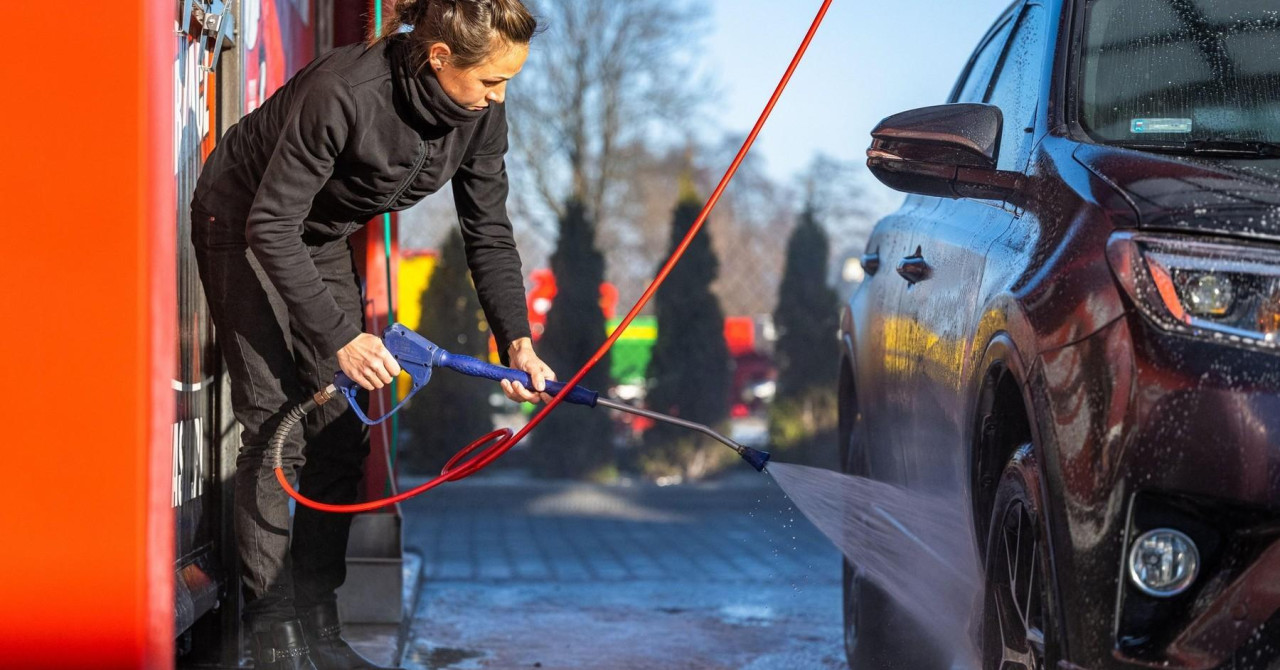 Auto Klub - Trebate li prati auto dok je vani debeli minus? Mnogi ...